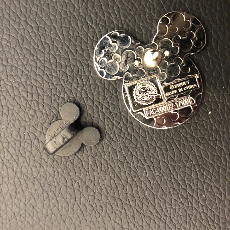 Disney pin 122050 Emoji Blitz Minnie Mouse Grin Smile closed eyes polka ...