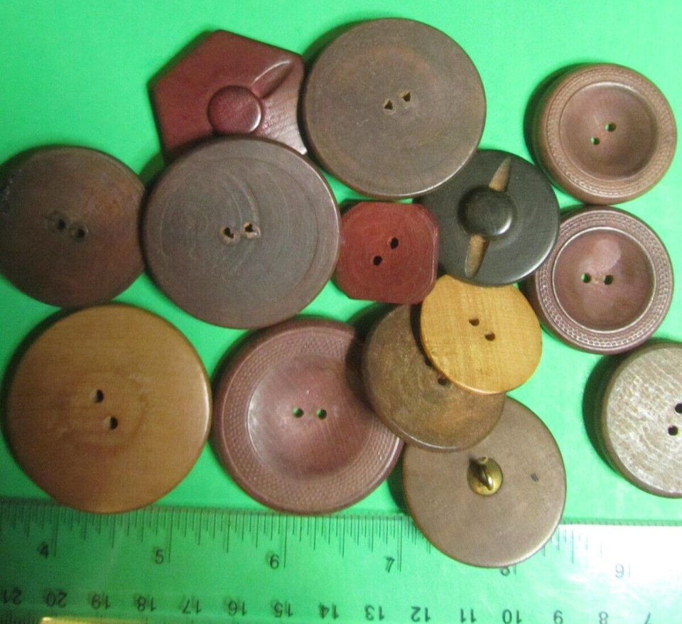 (14) VINTAGE 1"-1 3/4" BROWN PRESSED DECOR WOOD SHANK & 2-HOLE BUTTONS ...