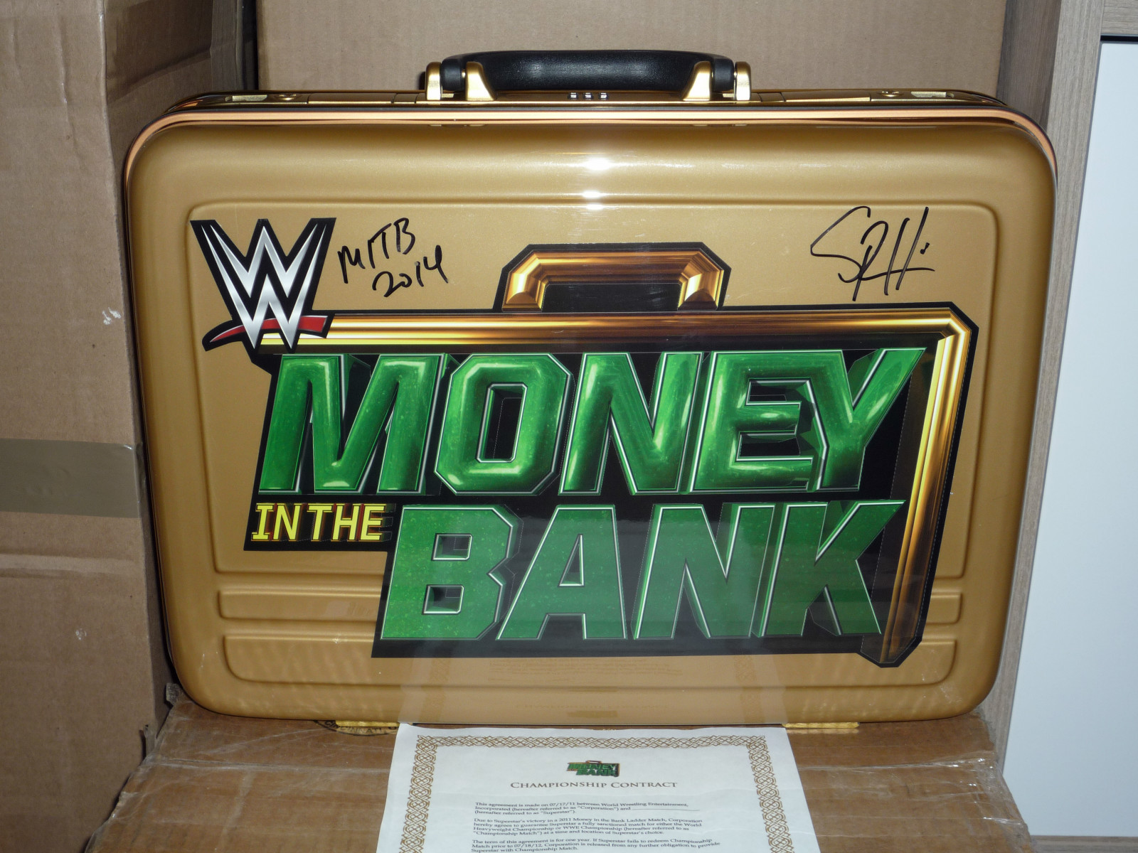 WWE MONEY IN THE BANK BRIEFCASE SIGNED BY SETH ROLLINS AT WM31 AXXES ...