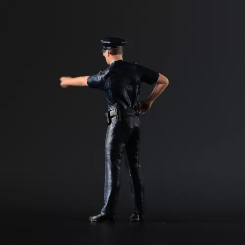 1/18 1/24 1/43 1/64 1/87 Miniature Touch Gun Policeman Scene Figure For ...