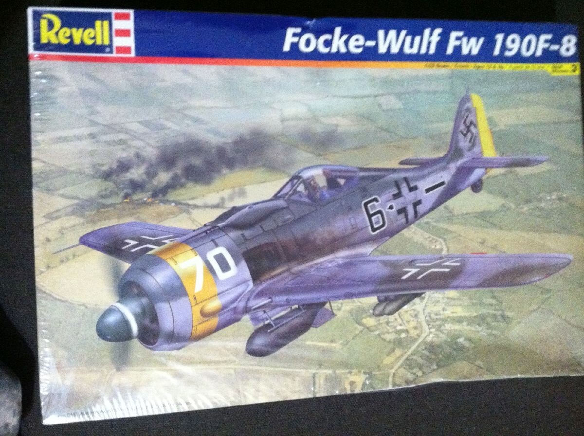 Revell 1/32 5517 Focke_Wulf Fw 190F-8 German Fighter Model 2001 | eBay