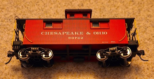 HO WALTHERS- 30' WOOD CABOOSE CHESAPEAKE & OHIO C&O # 90762 RED | eBay