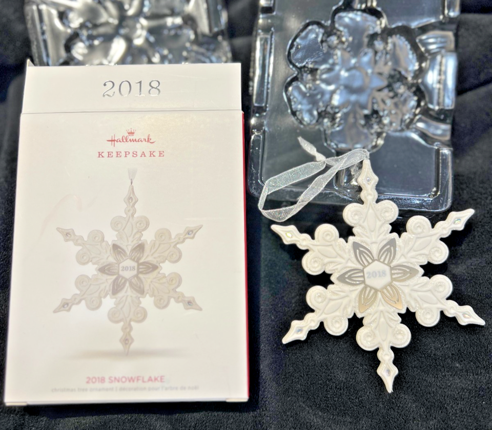 HALLMARK KEEPSAKE 2018 SNOWFLAKE Porcelain Ornament w/original box ...