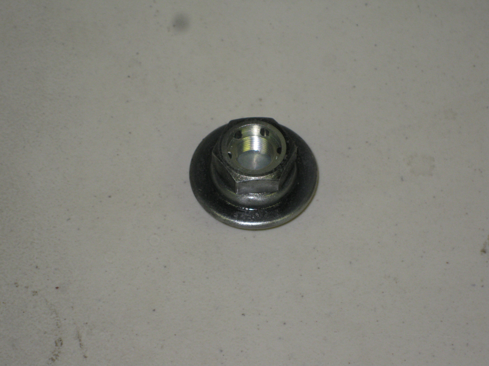 Subaru 2.5L SOHC Fuel Injection Pressure Regulator Pulsation Damper OEM ...