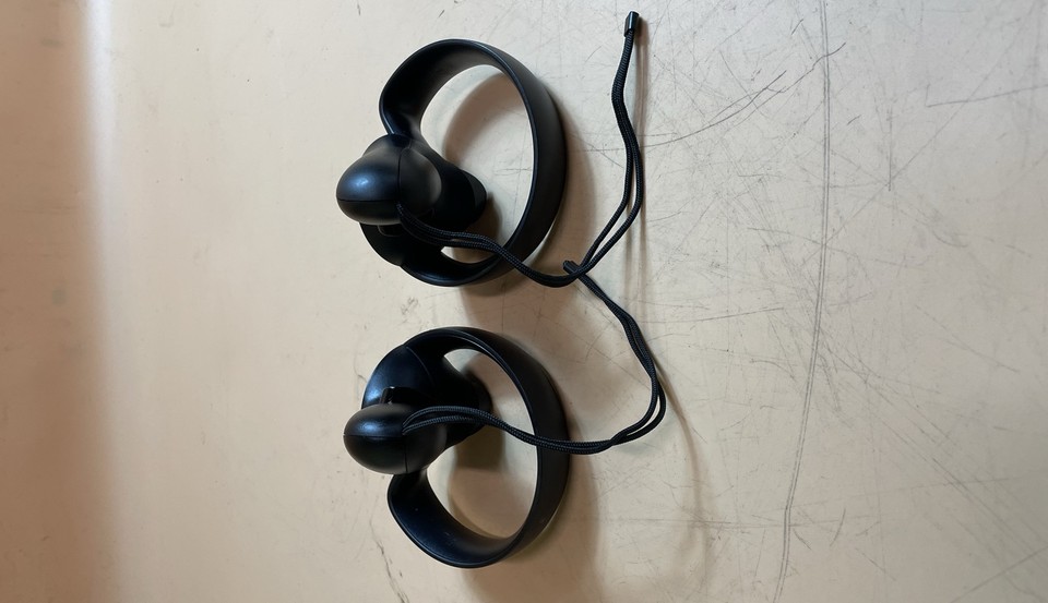 Oculus Rift CV1 Virtual Reality Touch Controllers Pair APT1 | eBay