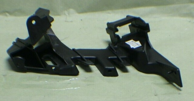 Chevrolet GM OEM 10-13 Camaro REAR BUMPER-Reinforcement Bracket Right ...