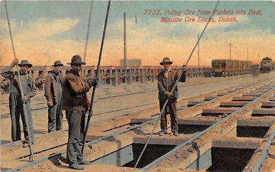 J46/ Duluth Minnesota Postcard c1910 Poling Ore from Pockets into Boat ...