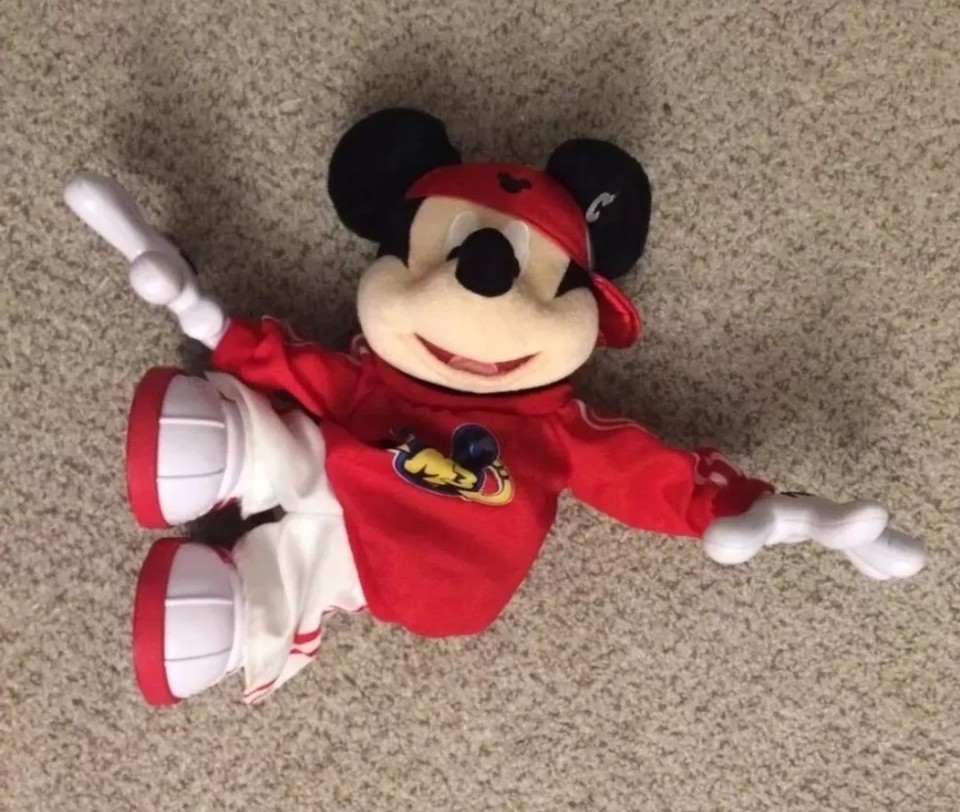 Disney Fisher Price M3 Master Moves Mickey Mouse Hip Hop Break Dancing ...