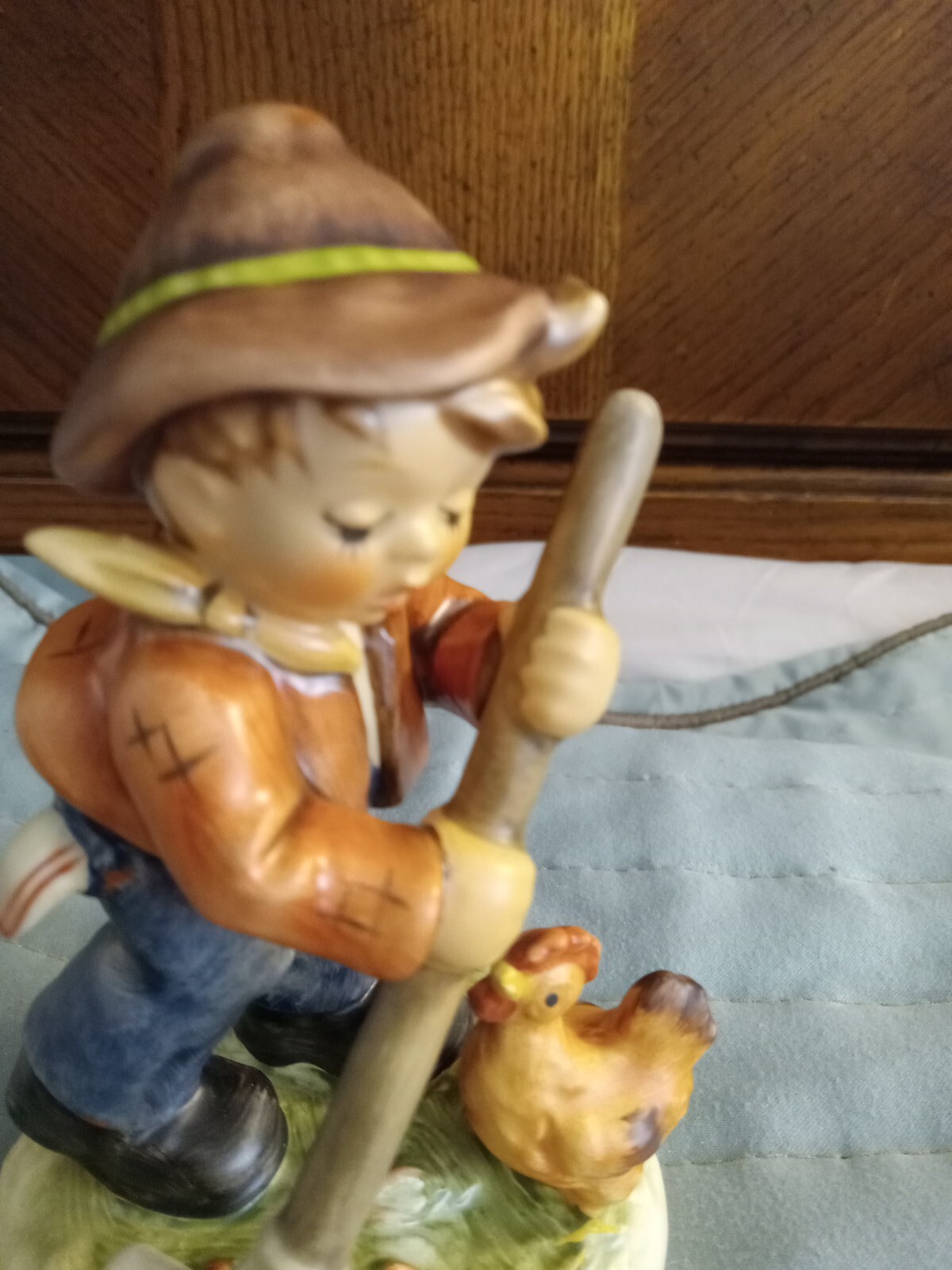 HUMMEL/GOEBEL LITTLE FARM HAND FIGURINE #2085 1999 TMK8 LIMITED EDITION ...