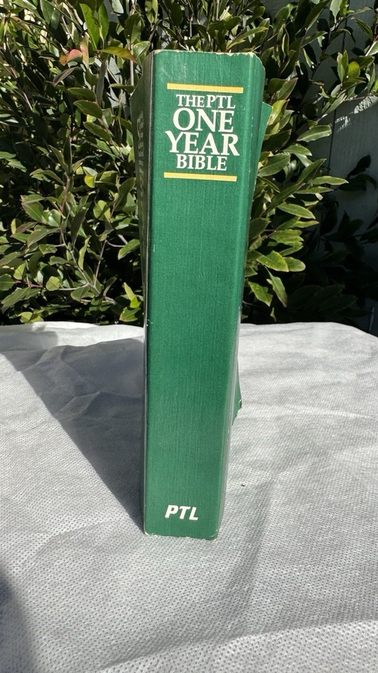 The PTL One Year Bible – The Living Bible – 365 Daily Readings ...