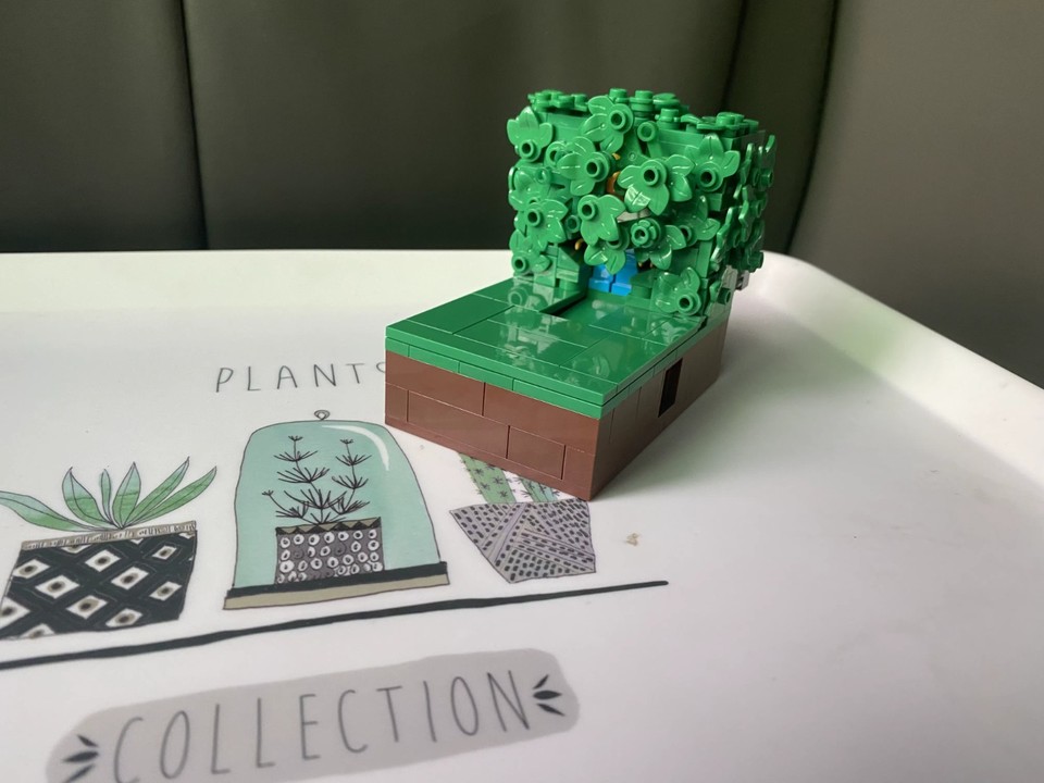 MOC Homer disappears into the bushes 230-piece Simpsons brick-building ...