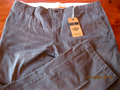 DOCKERS Lived & Worn Khaki D2 Straight Fit Pants Men's 40 x30 GRAY ...