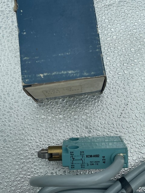 Telemecanique Xcm-a102 Limit Switch 300v 6a for sale online | eBay