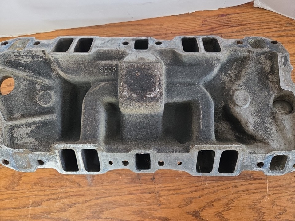 USED Edelbrock SBC SP2P 3000 Intake Chevy Small Block Manifold 327 350 ...