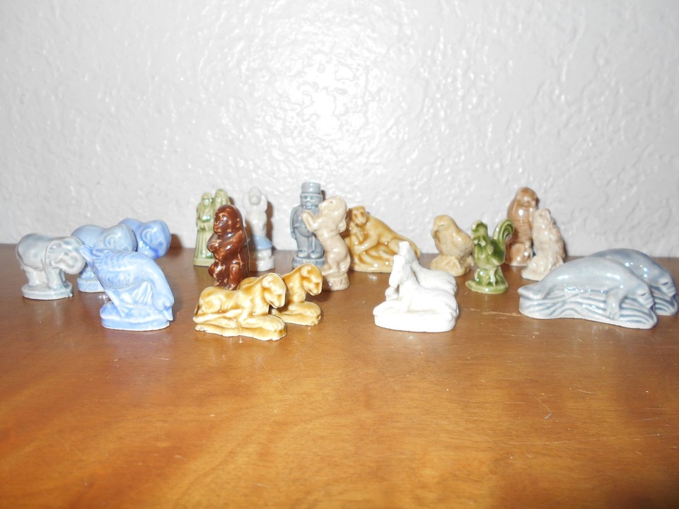 Wade Whimsies Red Rose Tea Ceramic Figurines Set of 20 Made in England ...