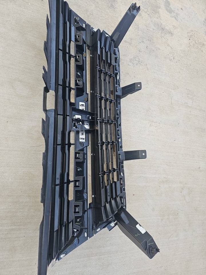 2015 2016 2017 2018 2019 Chevy Colorado Grill Used Oem 23451117 | eBay