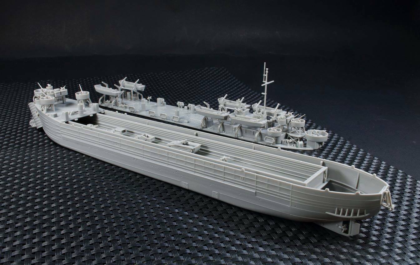 AFV Club US Navy LST-1 Landing Craft (SE73515) 1:350 Scale Model Kit ...
