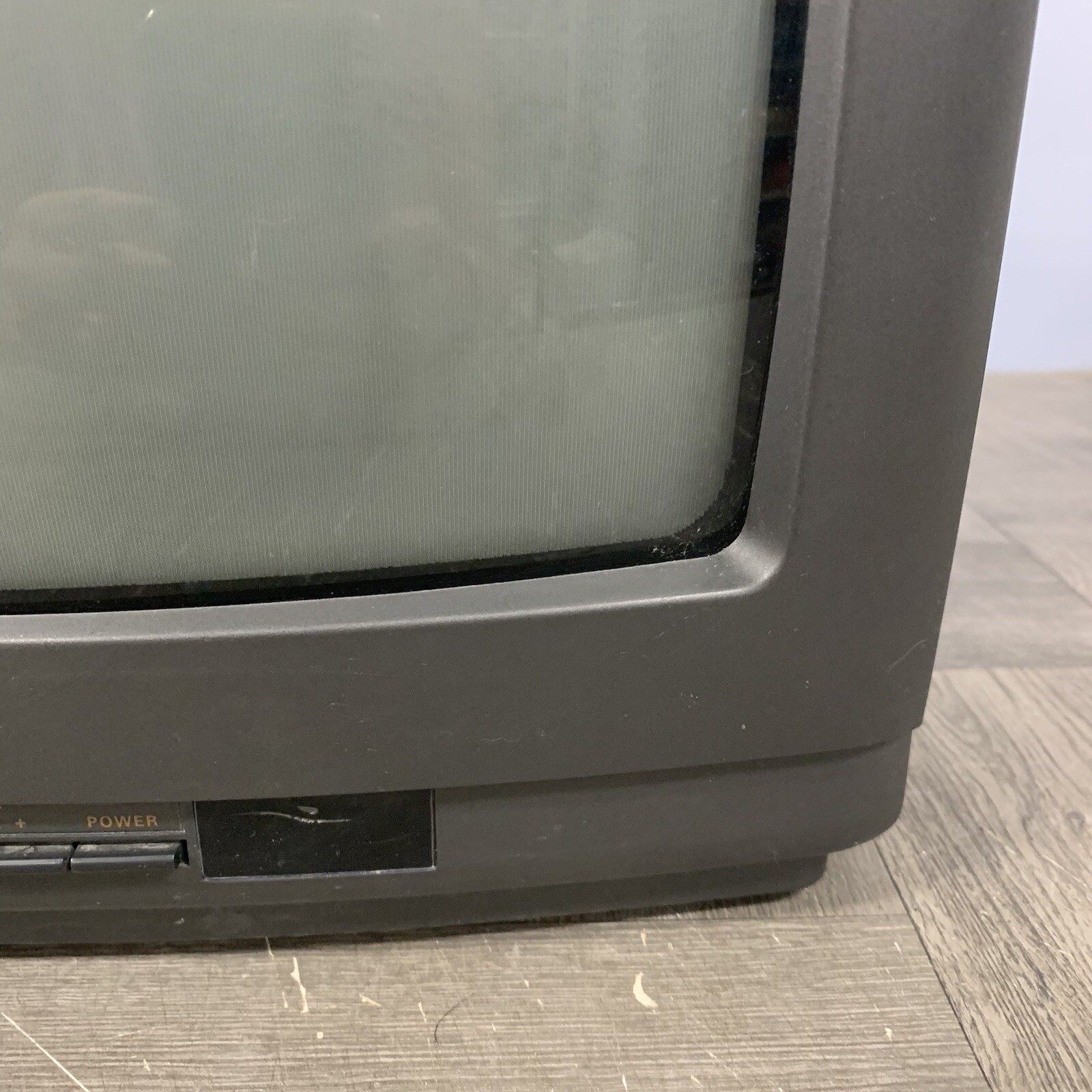 Vintage Sanyo DS13320 13" CRT TV Front A/V Inputs Retro Gaming ...