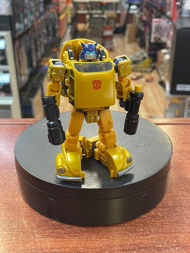 Creatures Collide Gold Bug Deluxe Class (Hasbro, Transformers ...