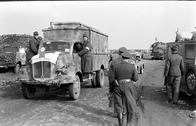 WW2 WWII Photo World War Two German Soldiers Prepare for Surrender ...
