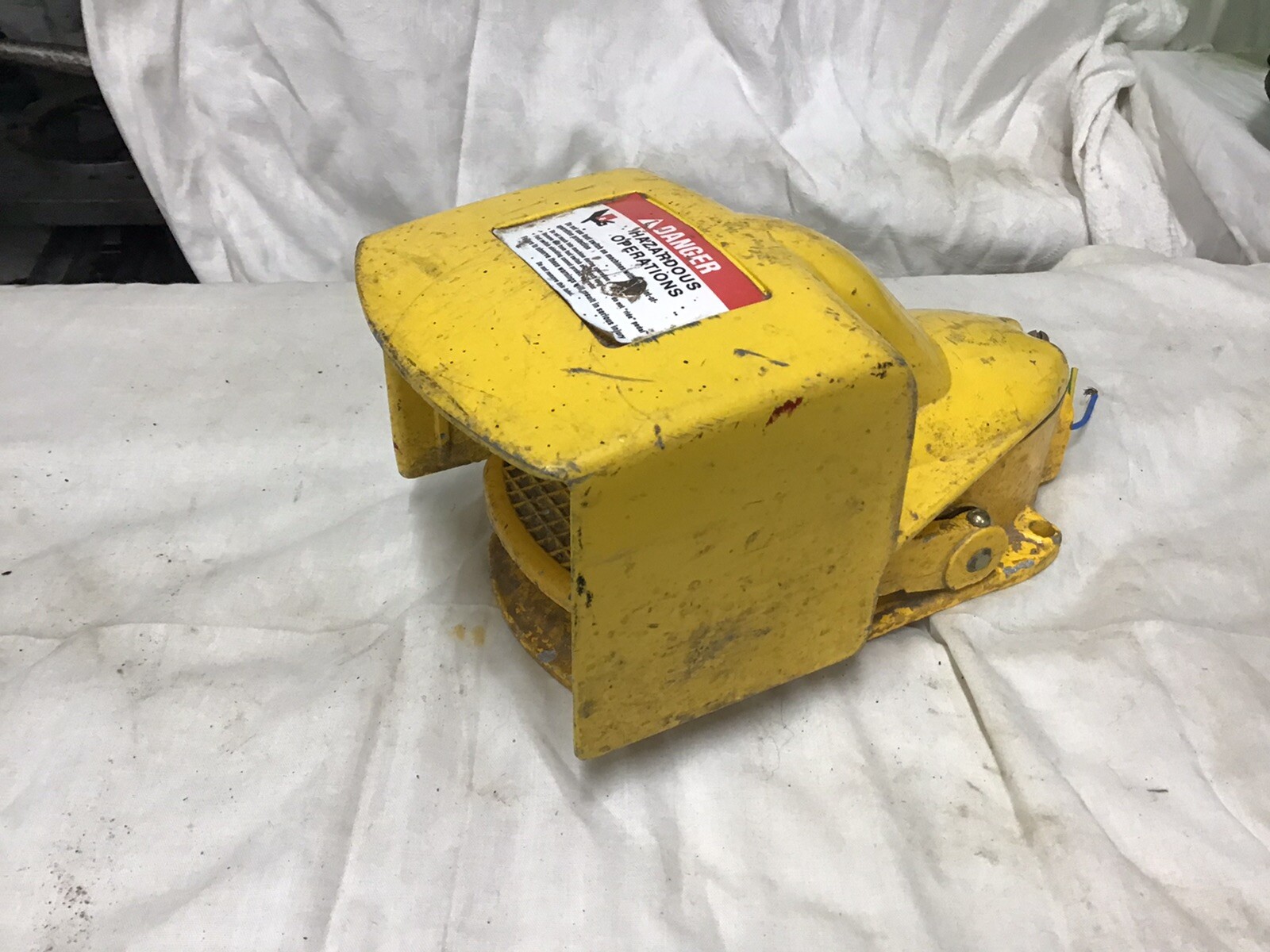 Pedal Square D Model: 9002AW1 Foot Operated Machine Tool Switch, VAC ...