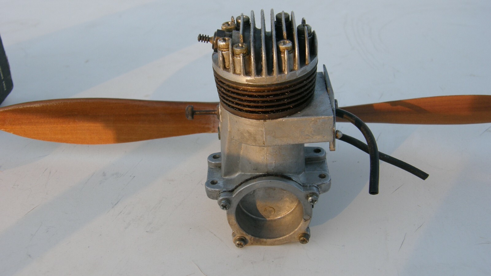 Vintage Fox 59 R/C Model Airplane Engine w/ Twin Needle Valves Ringed ...