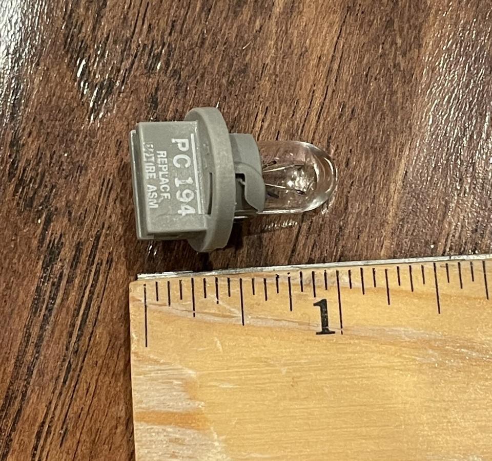 6 x NEW OEM GE PC194 PC 194 Light Bulb With Twist Lock Base Socket ...