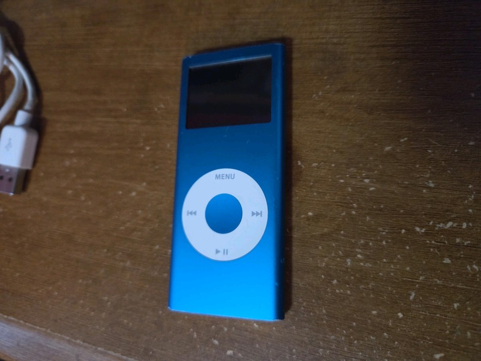 Apple iPod Mini 2nd Generation - 4GB Blue Tested. Works as it should ...