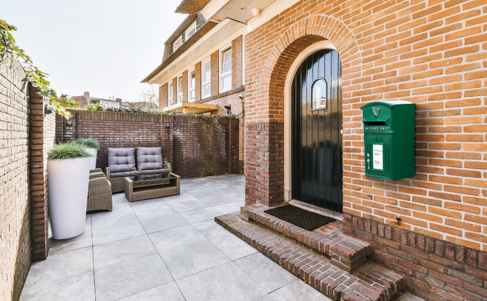 Post Box Wall Mounted/Pillar Mount Letterbox Irish Shamrock Green with ...