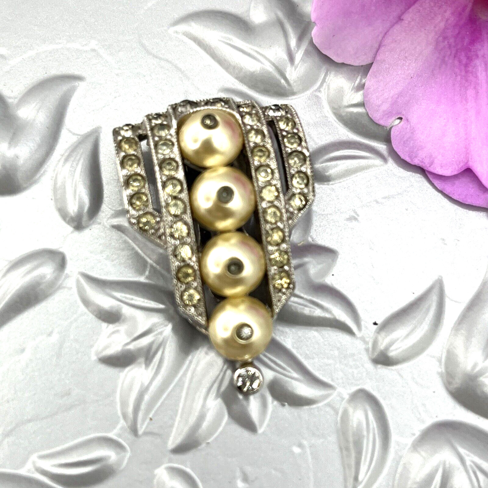 Early TRIFARI KTF Faux Pearl Shoe Button Rhinestone R… - Gem