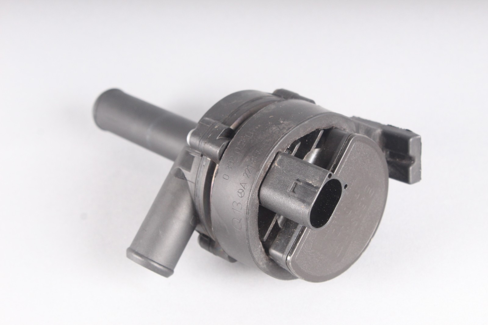 Auxiliary Coolant Water Pump For 07-13 Mercedes W221 S550 S600 AMG ...