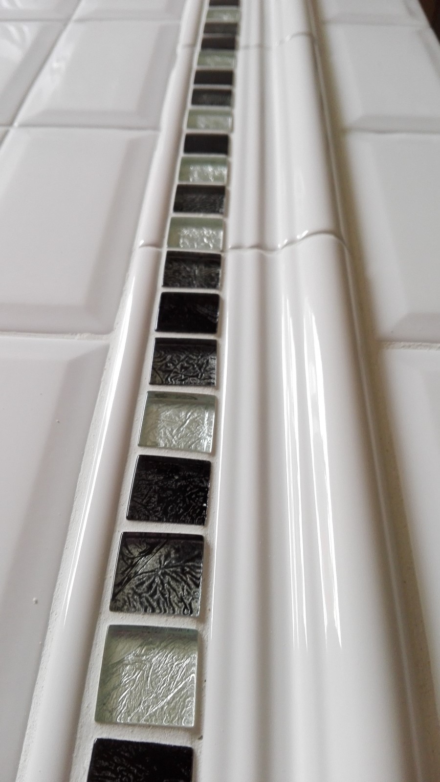 Packs of Subway Border Dado Tile mouldings. Gloss 20x5cm White | eBay UK