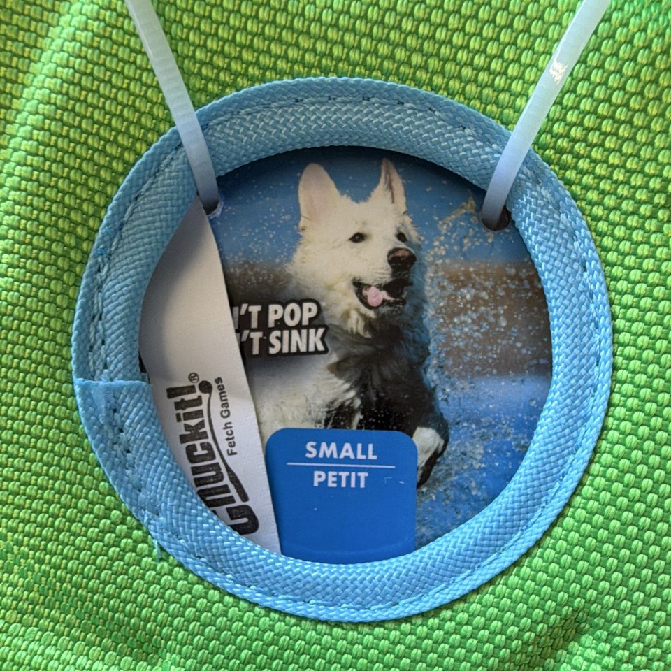 Chuckit! Amphibious Zip Flight Floating Flying Disc Dog Toy Size S ...