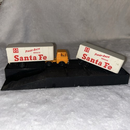 Vintage TYCO HO scale SANTA FE PIGGY BACK TRAILERS TRUCK DOCK LOT | eBay