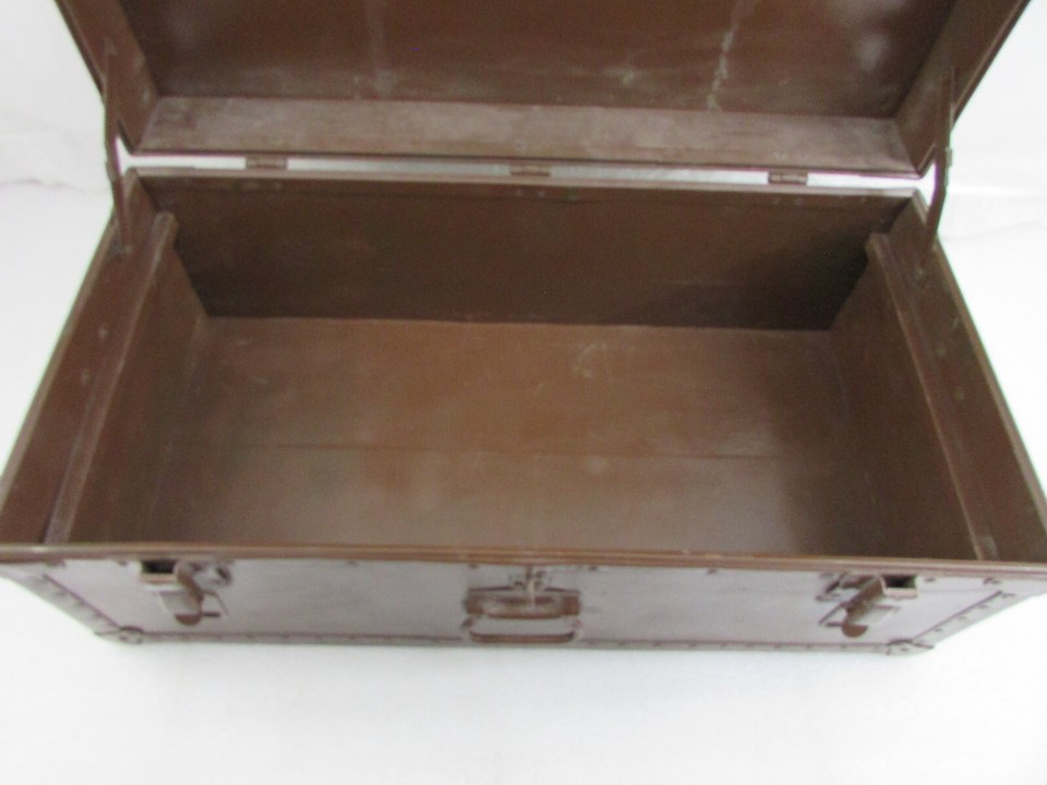 Vintage WWII Era Military Army Foot Locker Trunk w/tray Para Equipment ...