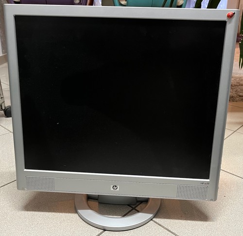 HP 19-Zoll Monitor, Model: HSTND, HPv5 19, mit eingebauten ...