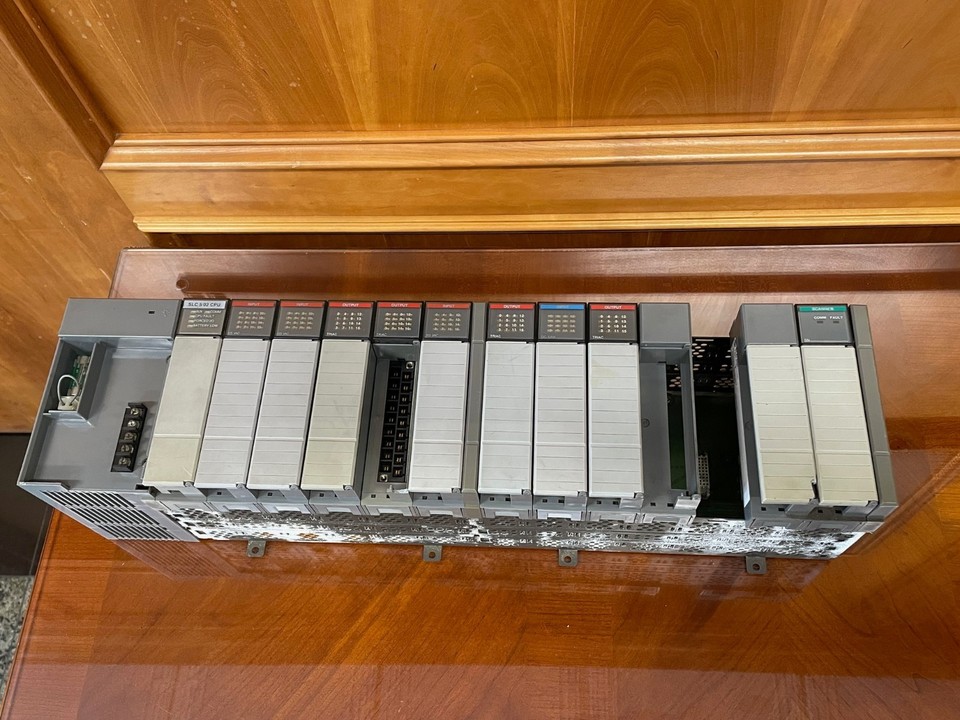 Allen Bradley SLC 500 1746- P2 Power Supply W/13 slot rack #B | eBay