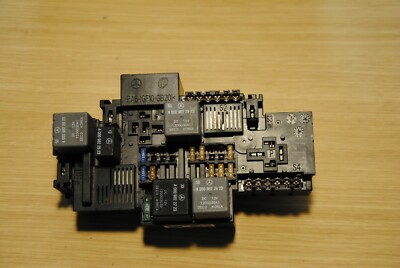 MERCEDES BENZ C W205 FRONT FUSE RELAY BOX UNIT A2229063202 | eBay