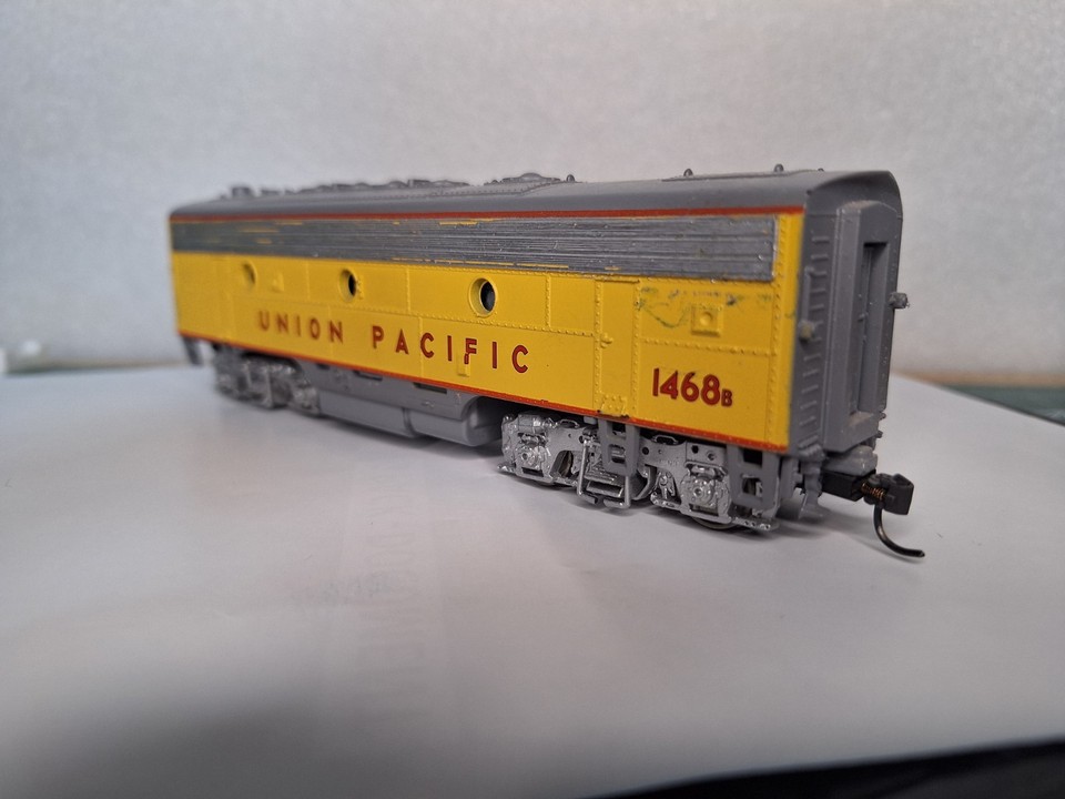 Athearn Ho Scale F7 Booster. Union Pacific Railroad 1468b | eBay
