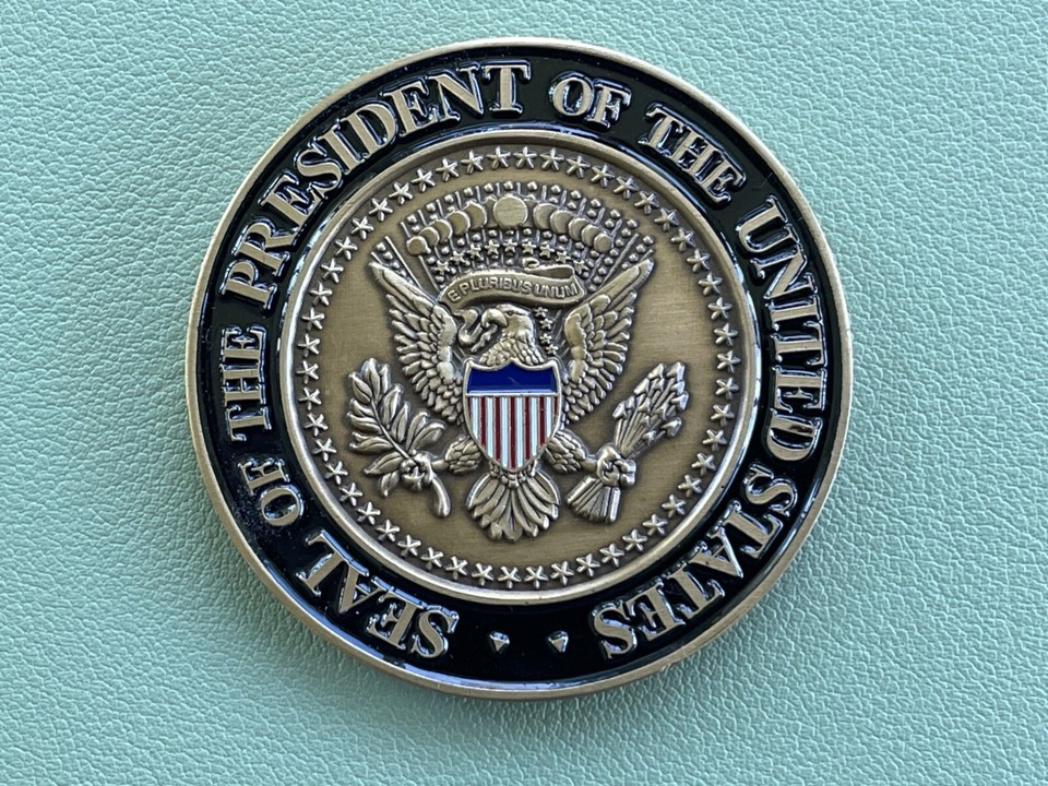 Barack Obama Presidential Seal White House Official Challenge Coins 44 ...