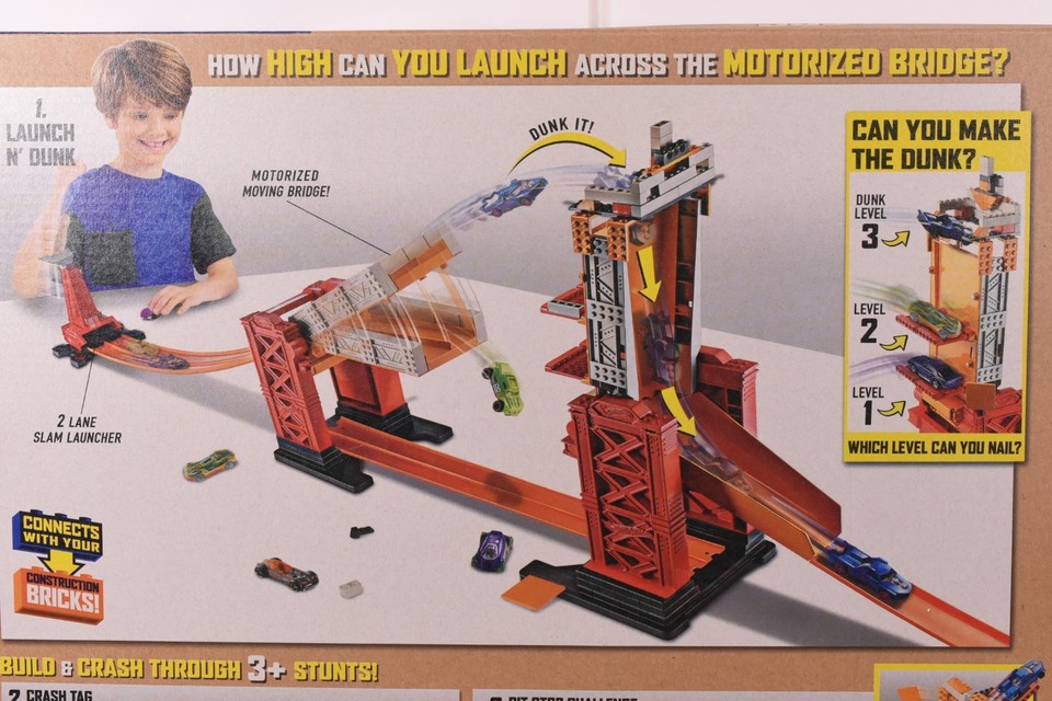 MATTEL HOT WHEELS TRACK BUILDER STUNT BRIDGE KIT W / 5 FREE CARS DWW97 ...
