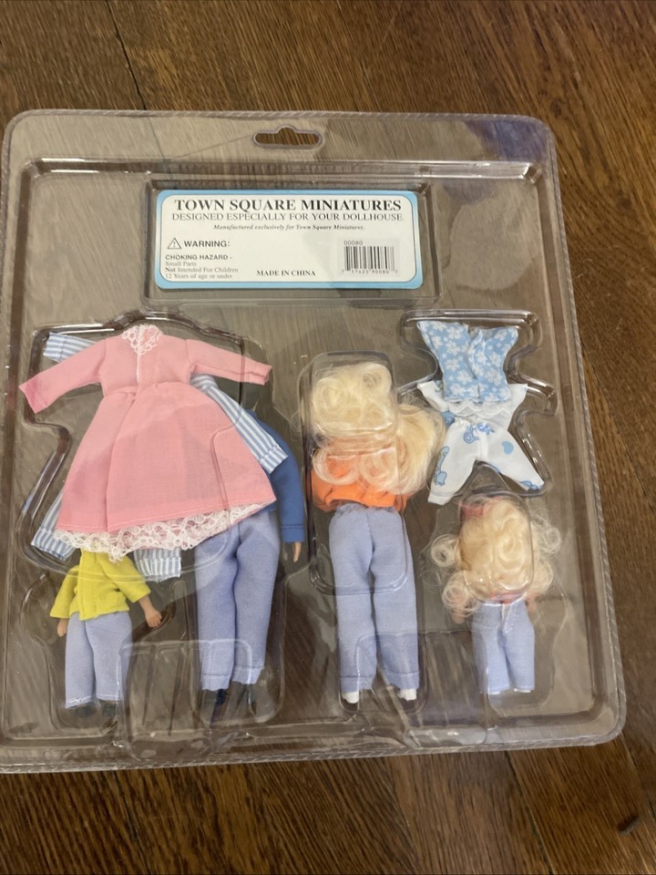 NIB~TOWN SQUARE MINIATURES~1:12 SCALE~DOLLHOUSE FAMILY~5 PEOPLE ...