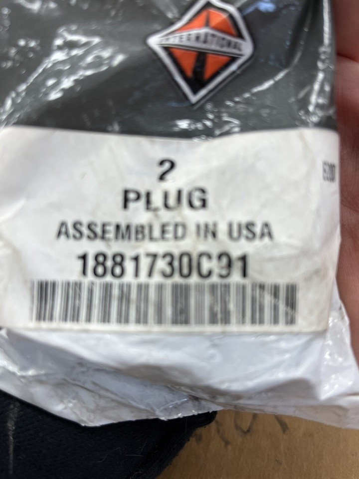 INTERNATIONAL PLUG 1881730C91 C3 | eBay