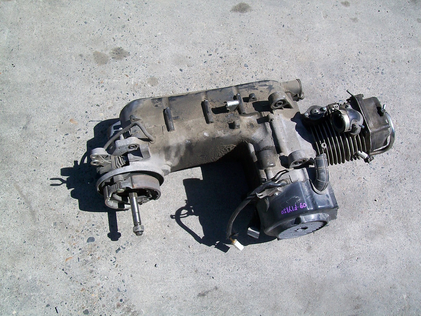 2009 PIAGGIO FLY 150 ENGINE MOTOR NO STARTER (HAS SMALL DAMAGE) #1-7 I ...