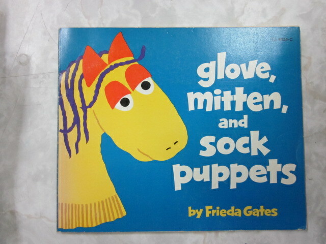 Frieda Gates Glove, Mitten and Sock Puppets scholastic pb 1978 c49 | eBay