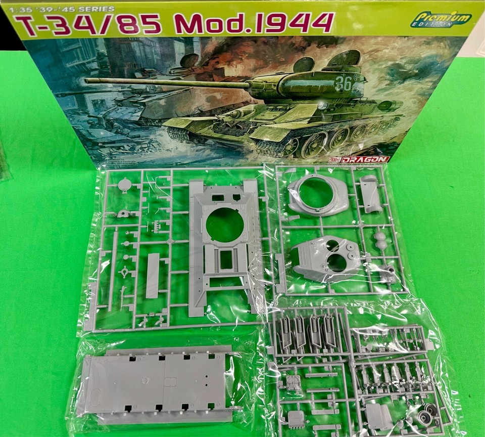 Dragon T-34/85 Mod. 1944 1:35 Scale Kit 6319 '39 - '45 Series Premium ...