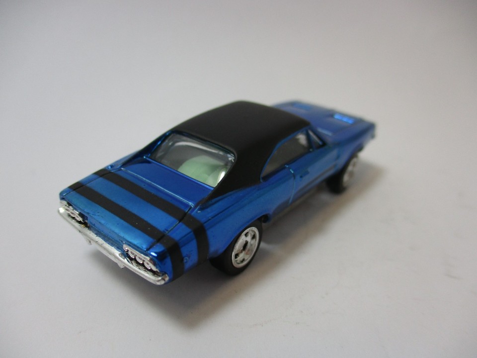 Johnny Lightning Pull Back w/Slot Car Body 1969 DODGE CHARGER (Candy ...