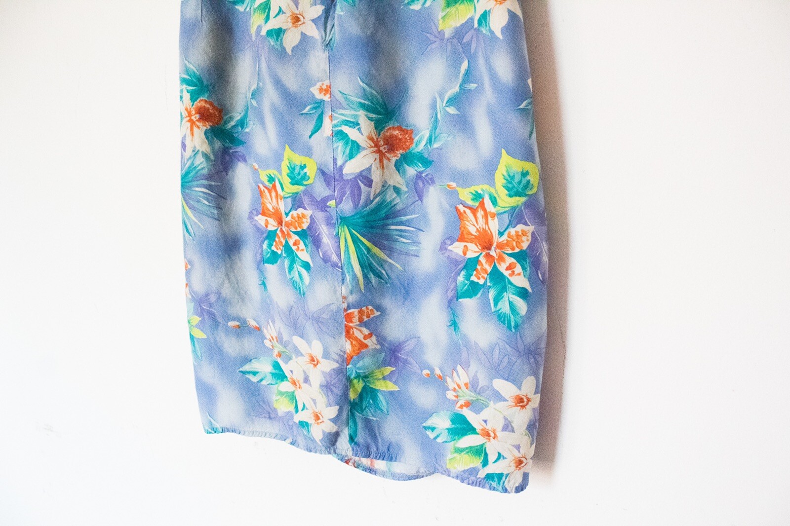 Erika | Vintage 80’s/90’s Tropical Floral Print Short… - Gem
