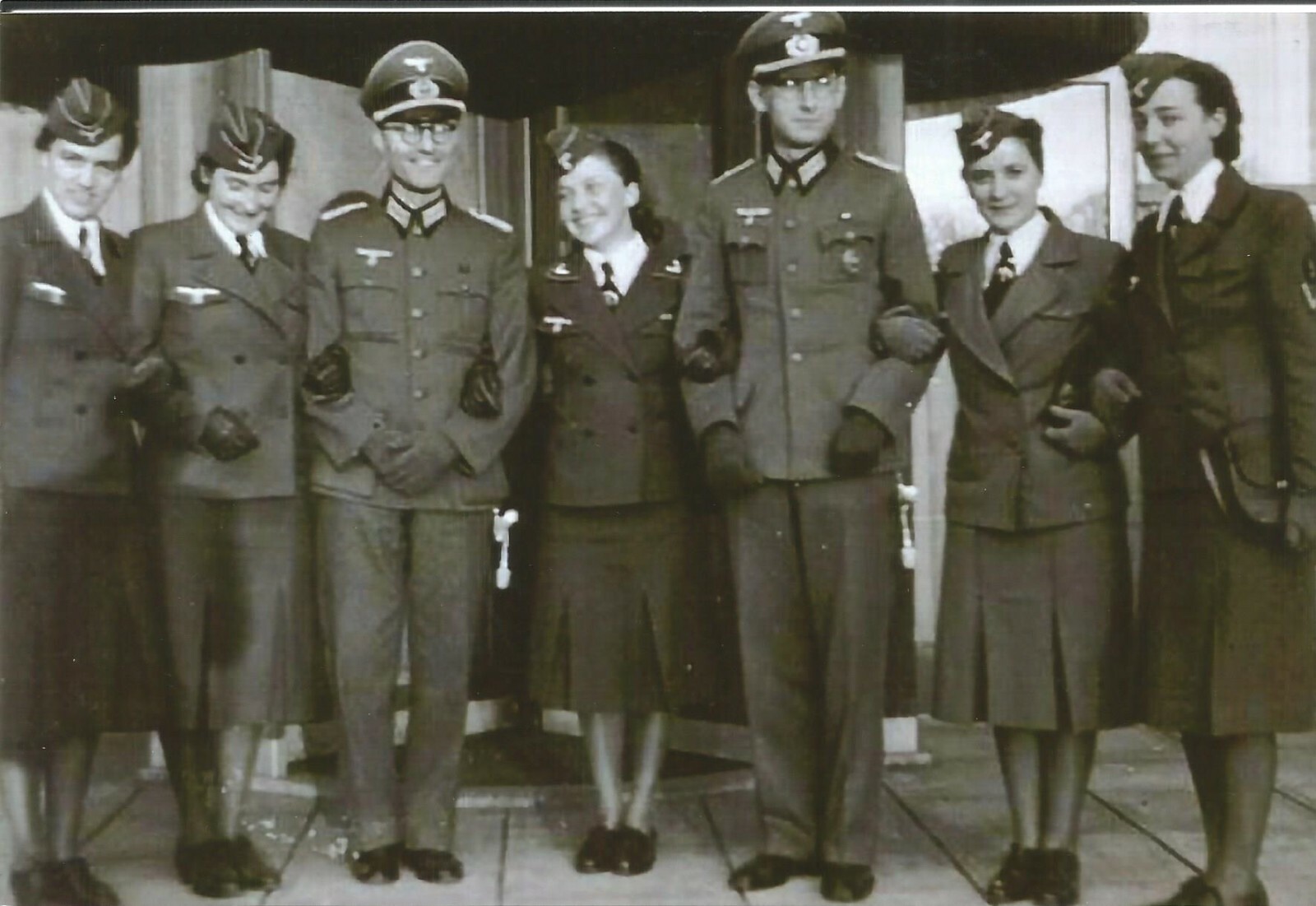 WW II - German Photo -- Officers & Helferin Female Soldiers | eBay