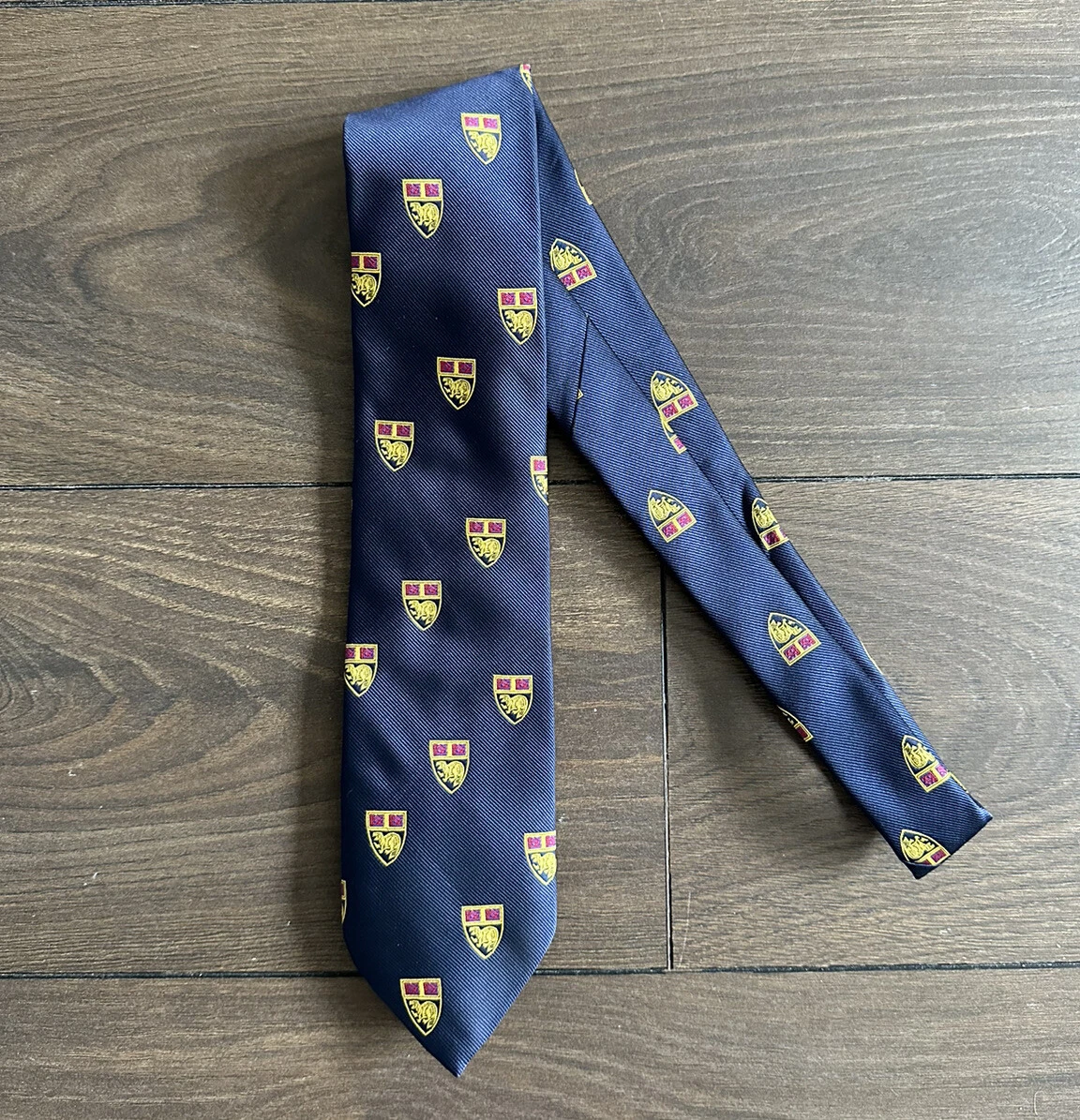 London School Of Economics Crest